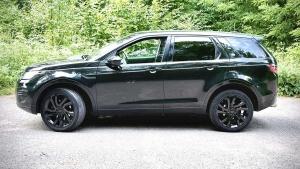 Black Land Rover Discovery Sport 2016 in Elektrenai, with an engine capacity of 2.00 L and mileage of 139 thousand km for 12500 €, photo  on AUTOMOTO.COM.LV