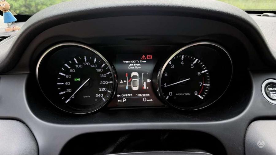 Черный Ленд Ровер Discovery Sport 2016 в Электренай, объемом двигателя 2.00 л и пробегом 139 тыс. км за 12500 €, фото 13 на AUTOMOTO.COM.LV