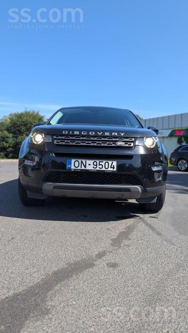 Black Land Rover Discovery Sport 2016 in Riga, with an engine capacity of 2.00 L and mileage of 221 thousand km for 12900 €, photo 3 on AUTOMOTO.COM.LV