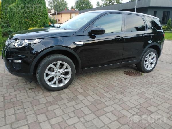Black Land Rover Discovery Sport 2016 in Riga, with an engine capacity of 2.00 L and mileage of 230 thousand km for 12500 €, photo 2 on AUTOMOTO.COM.LV