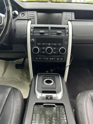 Melns Land Rover Discovery Sport 2016 Vilkaviškis, ar dzinēja tilpumu 2.00 L un nobraukumu 227 tūkst. km par 5400 €, foto 12 vietnē AUTOMOTO.COM.LV