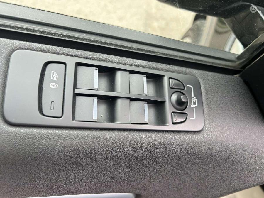 Melns Land Rover Discovery Sport 2016 Vilkaviškis, ar dzinēja tilpumu 2.00 L un nobraukumu 227 tūkst. km par 5400 €, foto 14 vietnē AUTOMOTO.COM.LV