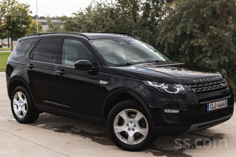 Melns Land Rover Discovery Sport 2016 Liepāja, ar dzinēja tilpumu 2.00 L un nobraukumu 186 tūkst. km par 13500 €, foto 1 vietnē AUTOMOTO.COM.LV