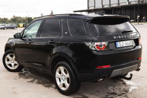 Melns Land Rover Discovery Sport 2016 Liepāja, ar dzinēja tilpumu 2.00 L un nobraukumu 186 tūkst. km par 13500 €, foto 4 vietnē AUTOMOTO.COM.LV