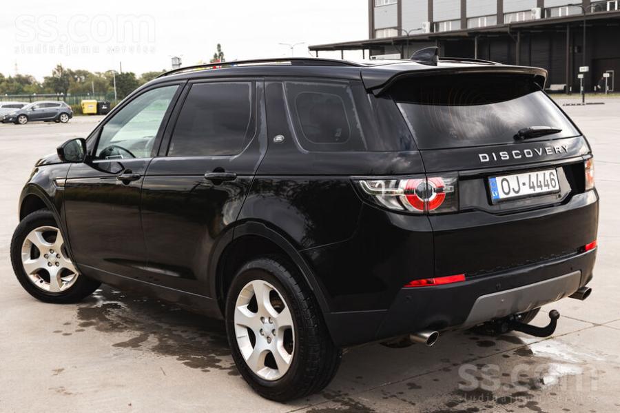 Melns Land Rover Discovery Sport 2016 Liepāja, ar dzinēja tilpumu 2.00 L un nobraukumu 186 tūkst. km par 13500 €, foto 4 vietnē AUTOMOTO.COM.LV