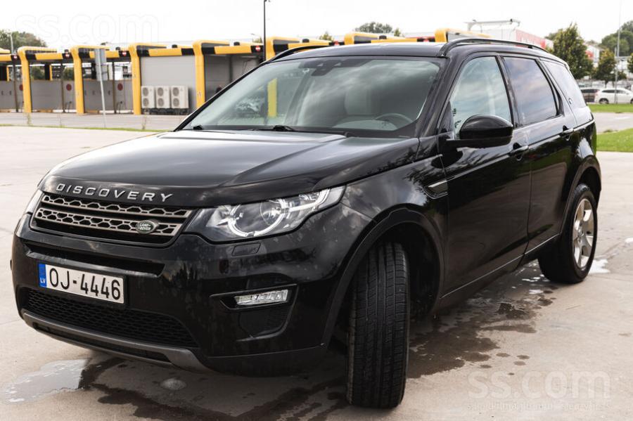 Melns Land Rover Discovery Sport 2016 Liepāja, ar dzinēja tilpumu 2.00 L un nobraukumu 186 tūkst. km par 13500 €, foto 5 vietnē AUTOMOTO.COM.LV