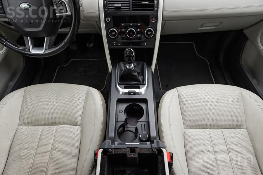 Melns Land Rover Discovery Sport 2016 Liepāja, ar dzinēja tilpumu 2.00 L un nobraukumu 186 tūkst. km par 13500 €, foto 12 vietnē AUTOMOTO.COM.LV