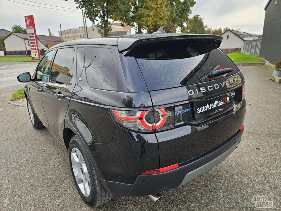 Melns Land Rover Discovery Sport 2016 Šauļi, ar dzinēja tilpumu 2.00 L un nobraukumu 91 tūkst. km par 9450 €, foto 5 vietnē AUTOMOTO.COM.LV