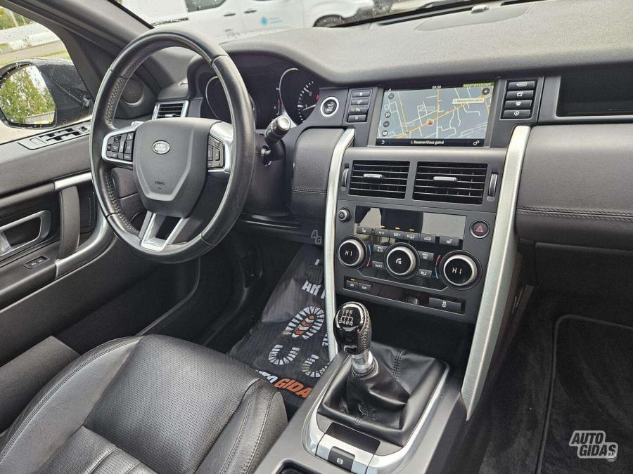 Melns Land Rover Discovery Sport 2016 Šauļi, ar dzinēja tilpumu 2.00 L un nobraukumu 91 tūkst. km par 9450 €, foto 17 vietnē AUTOMOTO.COM.LV