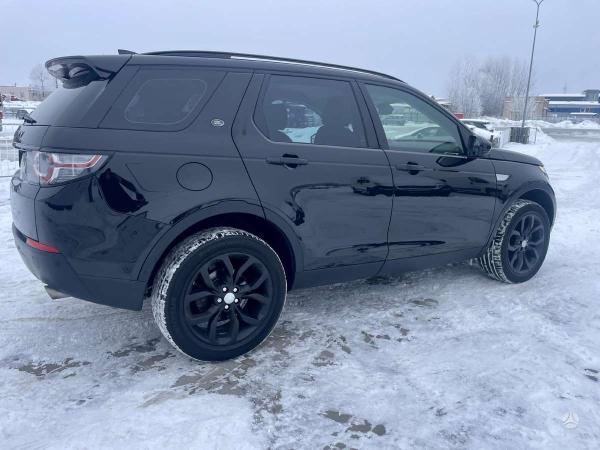 Black Land Rover Discovery Sport 2017 in Taurage, with an engine capacity of 2.00 L and mileage of 190 thousand km for 9500 €, photo 4 on AUTOMOTO.COM.LV