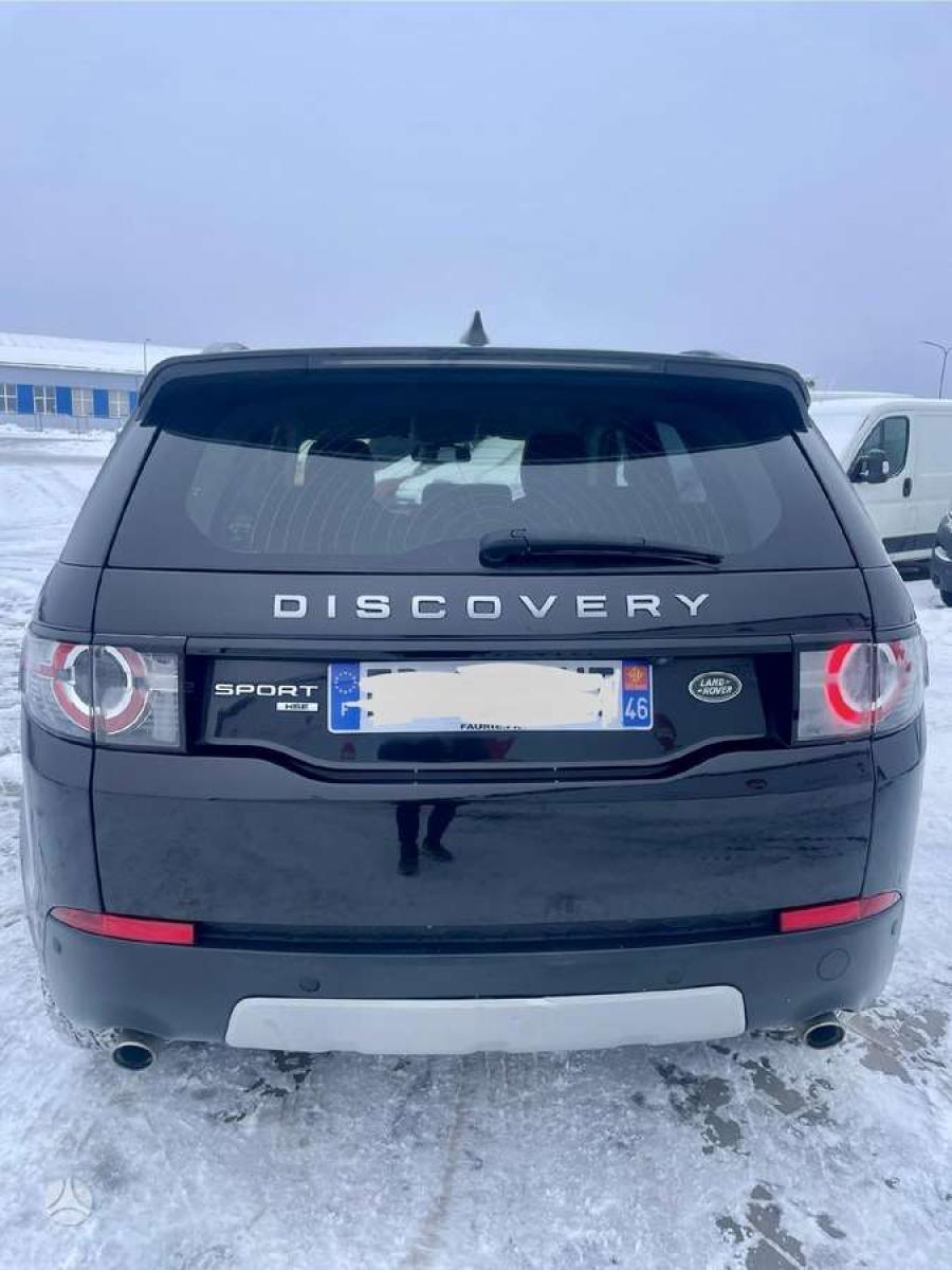 Black Land Rover Discovery Sport 2017 in Taurage, with an engine capacity of 2.00 L and mileage of 190 thousand km for 9500 €, photo 7 on AUTOMOTO.COM.LV