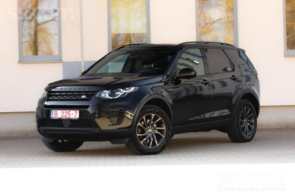 Black Land Rover Discovery Sport 2017 in Jelgava, with an engine capacity of 2.00 L and mileage of 203 thousand km for 12690 €, photo 1 on AUTOMOTO.COM.LV