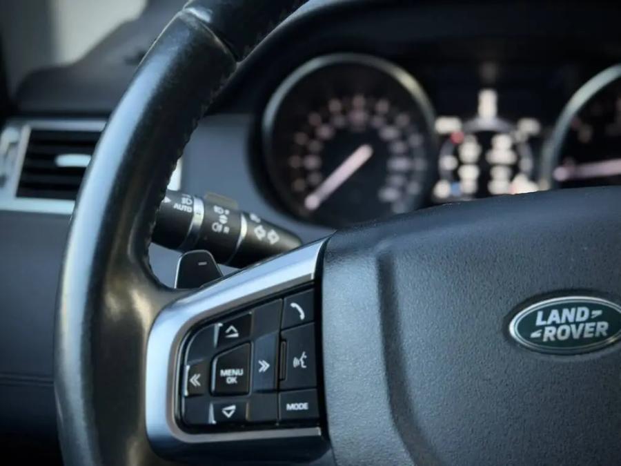 Melns Land Rover Discovery Sport 2017 Rīga, ar dzinēja tilpumu 2.00 L un nobraukumu 194 tūkst. km par 13650 €, foto 12 vietnē AUTOMOTO.COM.LV
