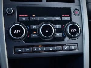 Melns Land Rover Discovery Sport 2017 Rīga, ar dzinēja tilpumu 2.00 L un nobraukumu 194 tūkst. km par 13650 €, foto 17 vietnē AUTOMOTO.COM.LV