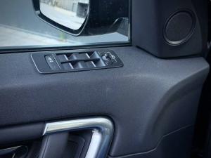 Melns Land Rover Discovery Sport 2017 Rīga, ar dzinēja tilpumu 2.00 L un nobraukumu 194 tūkst. km par 13650 €, foto 18 vietnē AUTOMOTO.COM.LV