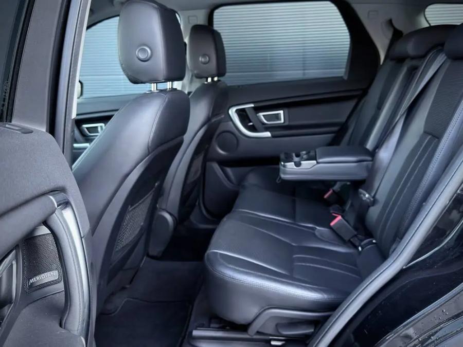 Melns Land Rover Discovery Sport 2017 Rīga, ar dzinēja tilpumu 2.00 L un nobraukumu 194 tūkst. km par 13650 €, foto 24 vietnē AUTOMOTO.COM.LV
