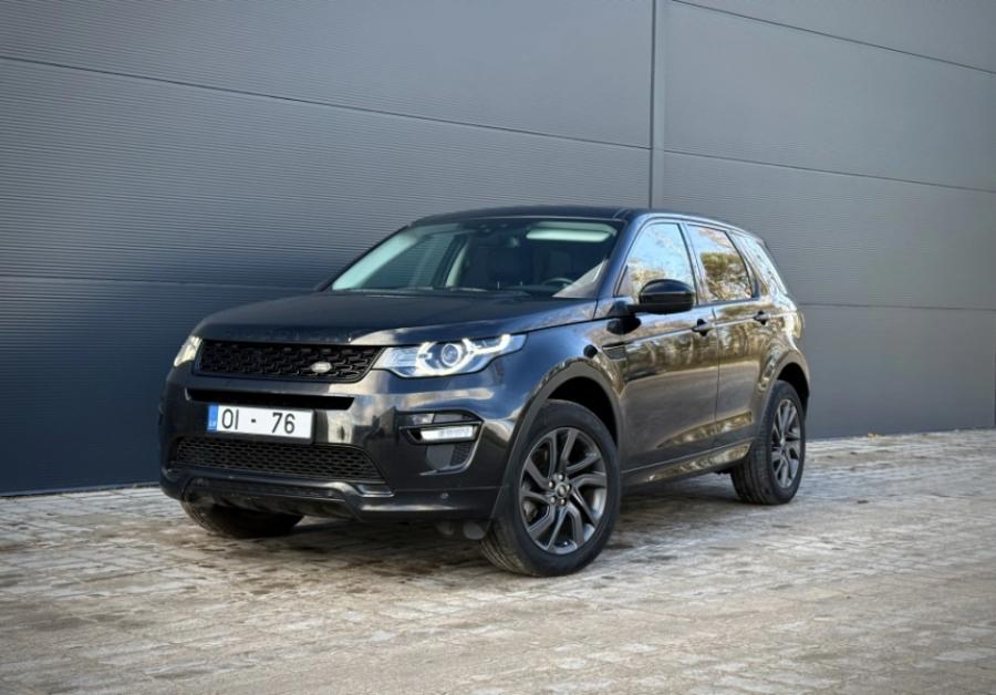 Black Land Rover Discovery Sport 2017 in Riga, with an engine capacity of 2.00 L and mileage of 193 thousand km for 13745 €, photo 1 on AUTOMOTO.COM.LV