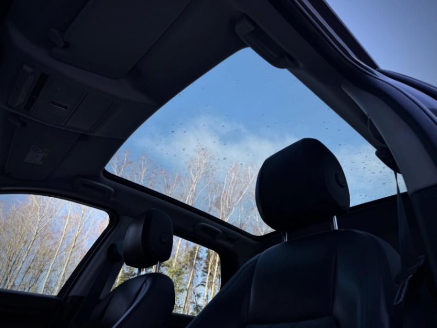 Black Land Rover Discovery Sport 2017 in Riga, with an engine capacity of 2.00 L and mileage of 193 thousand km for 13745 €, photo 19 on AUTOMOTO.COM.LV