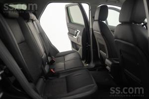 Black Land Rover Discovery Sport 2017 in Tallinn, with an engine capacity of 2.00 L and mileage of 227 thousand km for 11999 €, photo 12 on AUTOMOTO.COM.LV