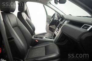 Black Land Rover Discovery Sport 2017 in Tallinn, with an engine capacity of 2.00 L and mileage of 227 thousand km for 11999 €, photo 13 on AUTOMOTO.COM.LV
