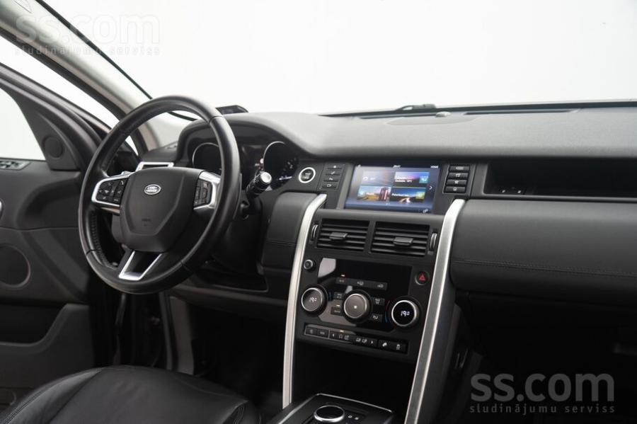 Black Land Rover Discovery Sport 2017 in Tallinn, with an engine capacity of 2.00 L and mileage of 227 thousand km for 11999 €, photo 14 on AUTOMOTO.COM.LV
