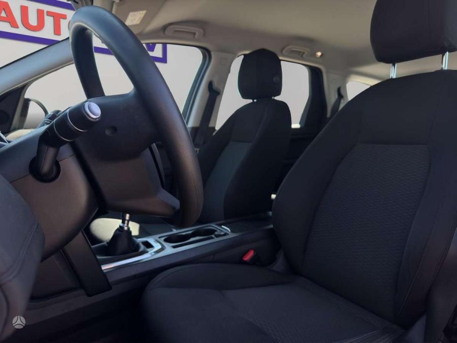 Melns Land Rover Discovery Sport 2017 Klaipėda, ar dzinēja tilpumu 2.00 L un nobraukumu 203 tūkst. km par 7999 €, foto 15 vietnē AUTOMOTO.COM.LV