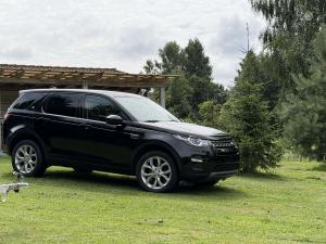 Черный Ленд Ровер Discovery Sport 2017 в Вильнюс, объемом двигателя 2.00 л и пробегом 200 тыс. км за 11700 €, фото  на AUTOMOTO.COM.LV