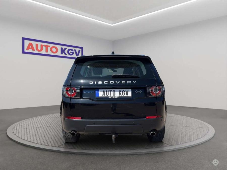 Black Land Rover Discovery Sport 2017 in Klaipeda, with an engine capacity of 2.00 L and mileage of 203 thousand km for 7999 €, photo 5 on AUTOMOTO.COM.LV
