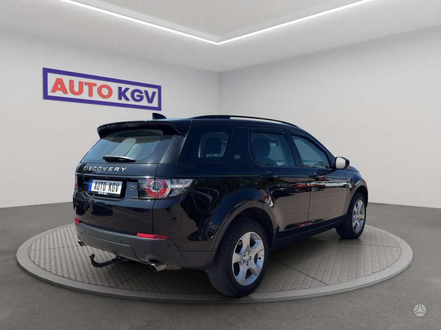 Black Land Rover Discovery Sport 2017 in Klaipeda, with an engine capacity of 2.00 L and mileage of 203 thousand km for 7999 €, photo 6 on AUTOMOTO.COM.LV