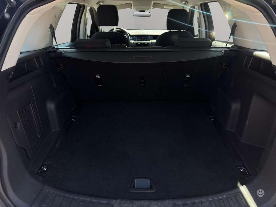 Black Land Rover Discovery Sport 2017 in Klaipeda, with an engine capacity of 2.00 L and mileage of 203 thousand km for 7999 €, photo 11 on AUTOMOTO.COM.LV