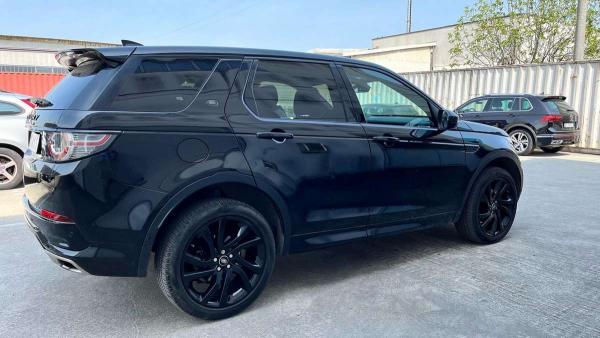 Land Rover Discovery Sport 2017 Utena vietnē Melns Land Rover Discovery Sport 2017 Utena, ar dzinēja tilpumu 2.00 L un nobraukumu 222 tūkst. km par 5650 €, foto 7 vietnē AUTOMOTO.COM.LV