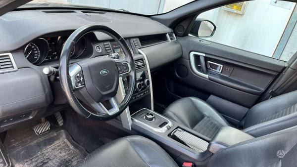 Land Rover Discovery Sport 2017 Utena vietnē Melns Land Rover Discovery Sport 2017 Utena, ar dzinēja tilpumu 2.00 L un nobraukumu 222 tūkst. km par 5650 €, foto 10 vietnē AUTOMOTO.COM.LV