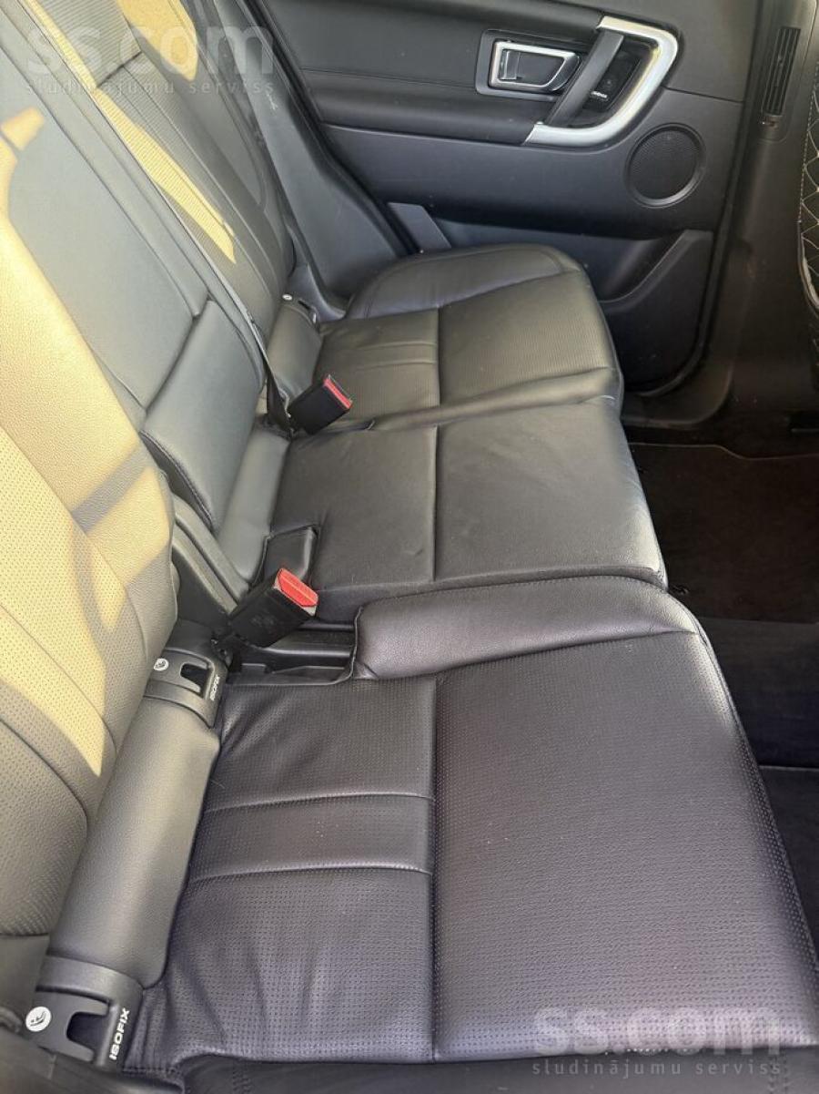 Black Land Rover Discovery Sport 2017 in Talsi, with an engine capacity of 2.00 L and mileage of 240 thousand km for 12250 €, photo 10 on AUTOMOTO.COM.LV