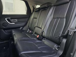 Melns Land Rover Discovery Sport 2017 Rokiškis, ar dzinēja tilpumu 2.00 L un nobraukumu 180 tūkst. km par 7950 €, foto 14 vietnē AUTOMOTO.COM.LV