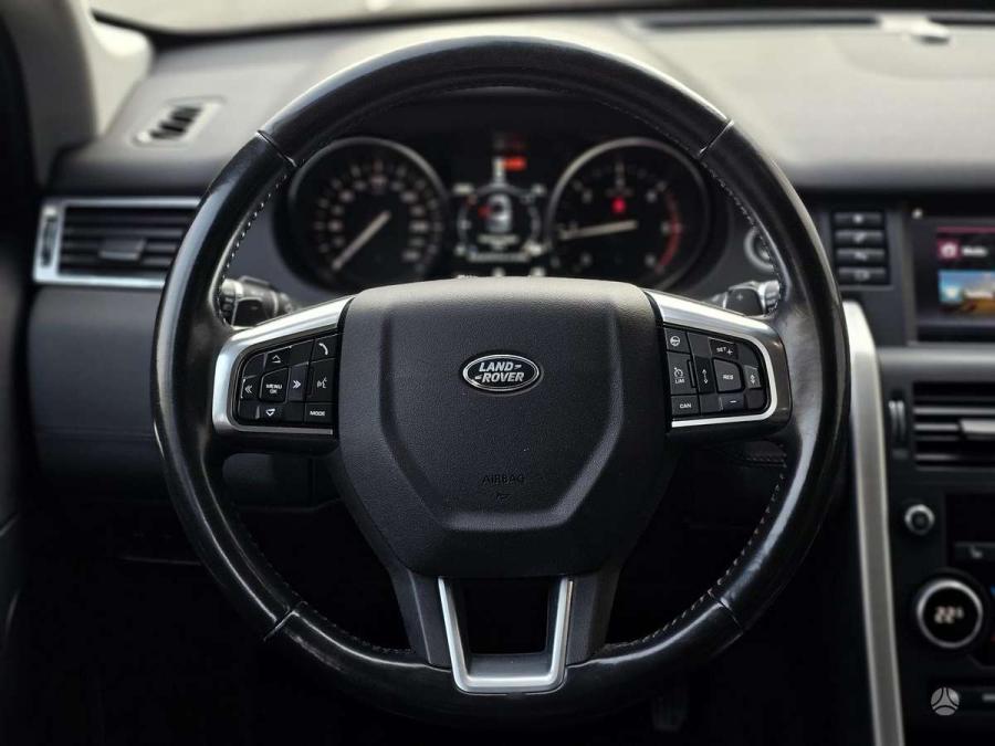 Melns Land Rover Discovery Sport 2017 Rokiškis, ar dzinēja tilpumu 2.00 L un nobraukumu 180 tūkst. km par 7950 €, foto 21 vietnē AUTOMOTO.COM.LV