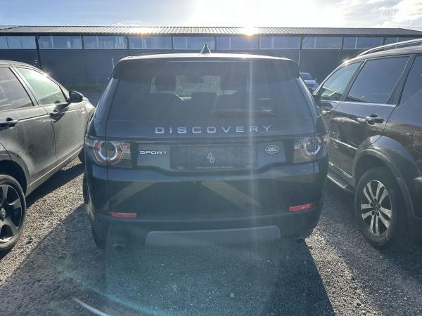 Black Land Rover Discovery Sport 2017 in Giraite, with an engine capacity of 2.00 L and mileage of 238 thousand km for 3950 €, photo 6 on AUTOMOTO.COM.LV
