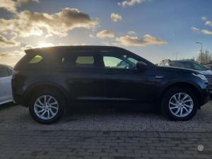 Black Land Rover Discovery Sport 2018 in Kaunas, with an engine capacity of 2.00 L and mileage of 16 thousand km for 10850 €, photo 7 on AUTOMOTO.COM.LV