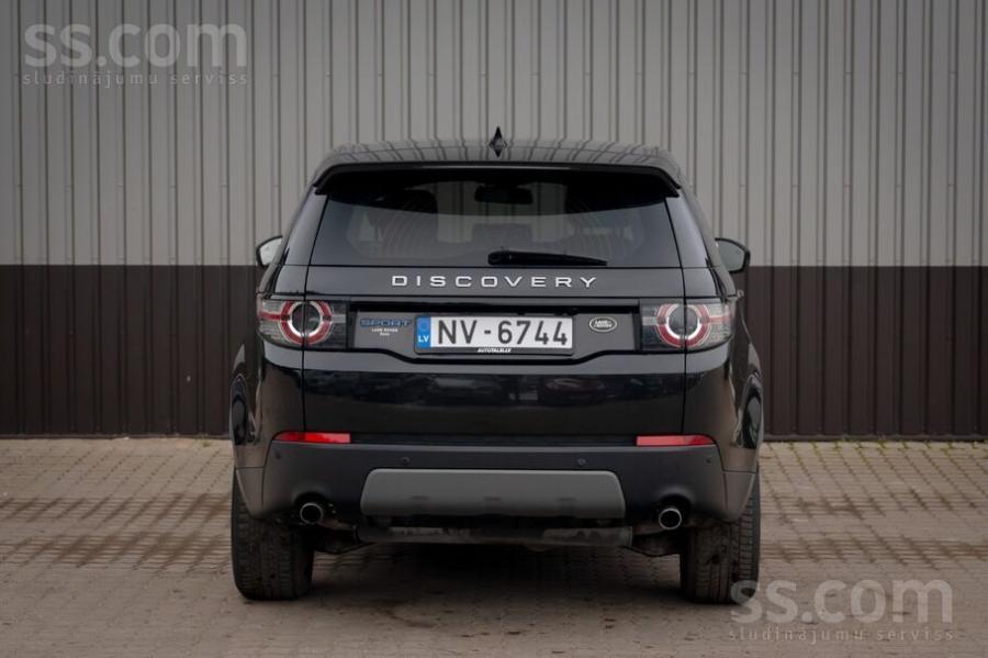 Melns Land Rover Discovery Sport 2018 Talsi, ar dzinēja tilpumu 2.00 L un nobraukumu 124 tūkst. km par 14950 €, foto 5 vietnē AUTOMOTO.COM.LV