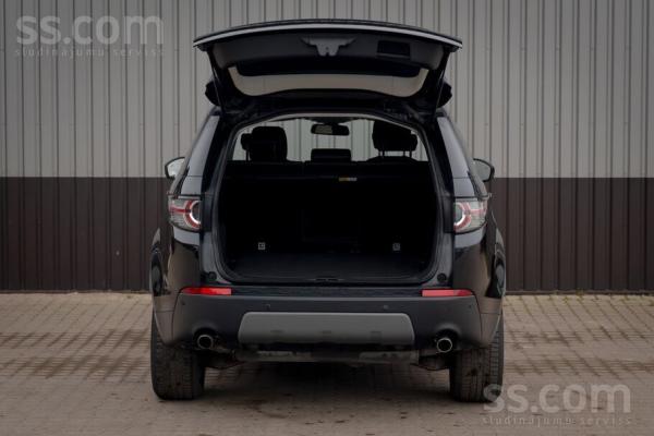 Black Land Rover Discovery Sport 2018 in Talsi, with an engine capacity of 2.00 L and mileage of 124 thousand km for 14950 €, photo 6 on AUTOMOTO.COM.LV
