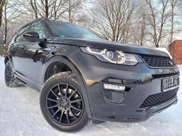 Black Land Rover Discovery Sport 2018 in Siauliai, with an engine capacity of 2.00 L and mileage of 144 thousand km for 12950 €, photo 4 on AUTOMOTO.COM.LV
