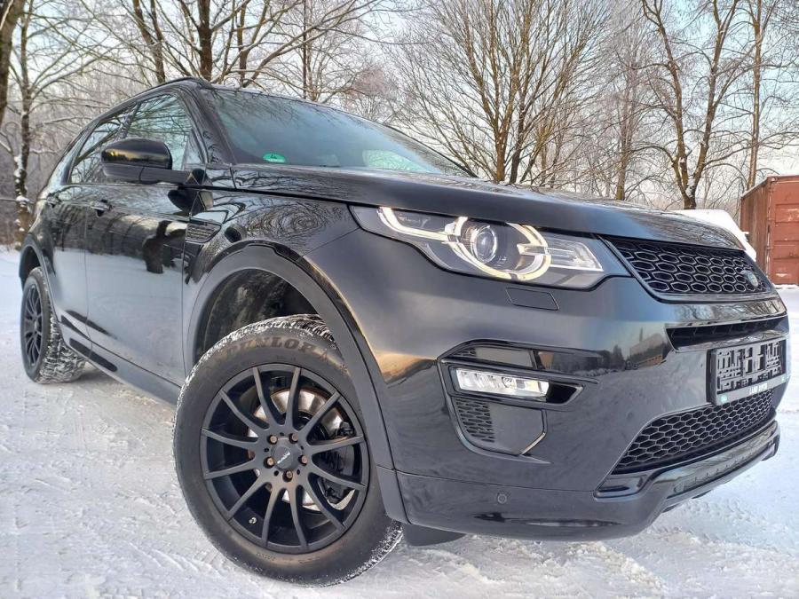 Melns Land Rover Discovery Sport 2018 Šauļi, ar dzinēja tilpumu 2.00 L un nobraukumu 144 tūkst. km par 12950 €, foto 4 vietnē AUTOMOTO.COM.LV
