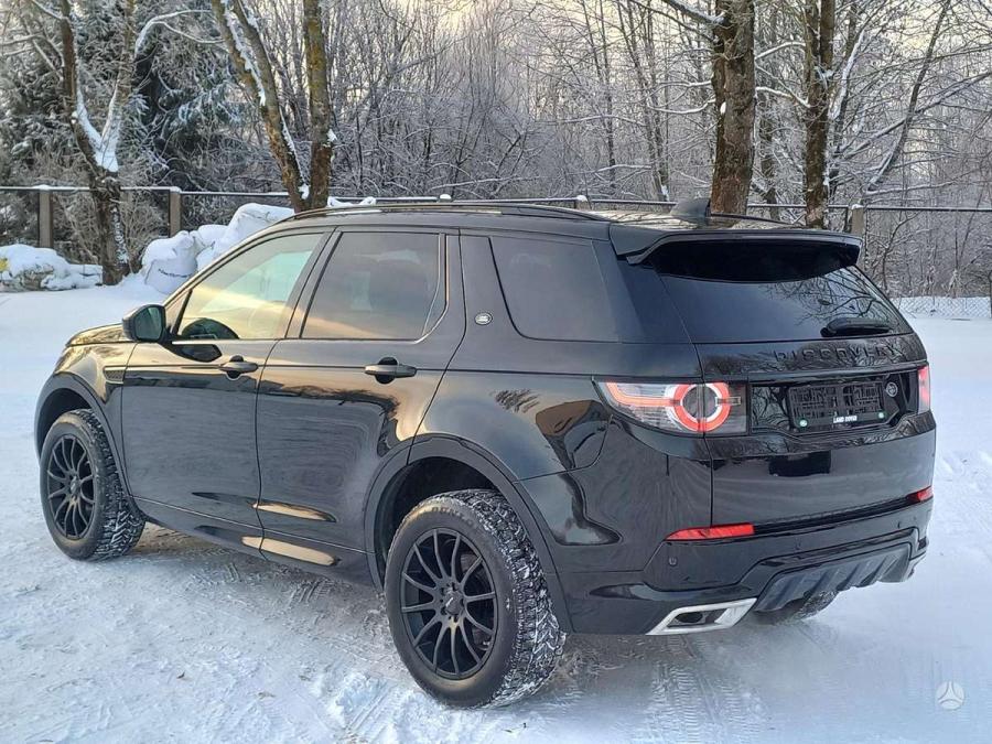 Melns Land Rover Discovery Sport 2018 Šauļi, ar dzinēja tilpumu 2.00 L un nobraukumu 144 tūkst. km par 12950 €, foto 6 vietnē AUTOMOTO.COM.LV