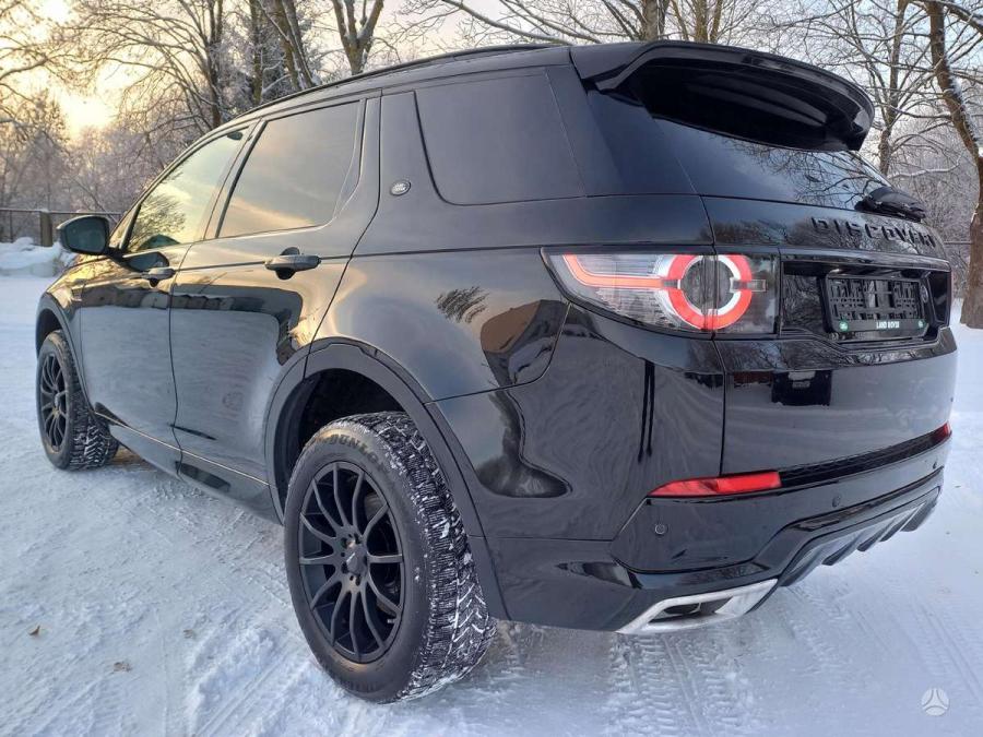 Melns Land Rover Discovery Sport 2018 Šauļi, ar dzinēja tilpumu 2.00 L un nobraukumu 144 tūkst. km par 12950 €, foto 7 vietnē AUTOMOTO.COM.LV