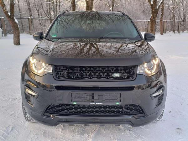 Black Land Rover Discovery Sport 2018 in Siauliai, with an engine capacity of 2.00 L and mileage of 144 thousand km for 12950 €, photo 9 on AUTOMOTO.COM.LV