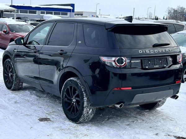Black Land Rover Discovery Sport 2018 in Kretinga, with an engine capacity of 2.00 L and mileage of 191 thousand km for 10900 €, photo 7 on AUTOMOTO.COM.LV