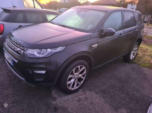 Black Land Rover Discovery Sport 2018 in Taurage, with an engine capacity of 2.00 L and mileage of 159 thousand km for 6700 €, photo 1 on AUTOMOTO.COM.LV