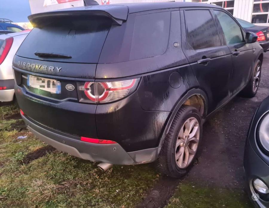 Melns Land Rover Discovery Sport 2018 Tauragė, ar dzinēja tilpumu 2.00 L un nobraukumu 159 tūkst. km par 6800 €, foto 3 vietnē AUTOMOTO.COM.LV