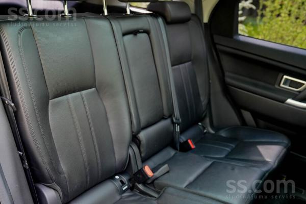 Melns Land Rover Discovery Sport 2018 Rīga, ar dzinēja tilpumu 2.00 L un nobraukumu 227 tūkst. km par 11999 €, foto 4 vietnē AUTOMOTO.COM.LV