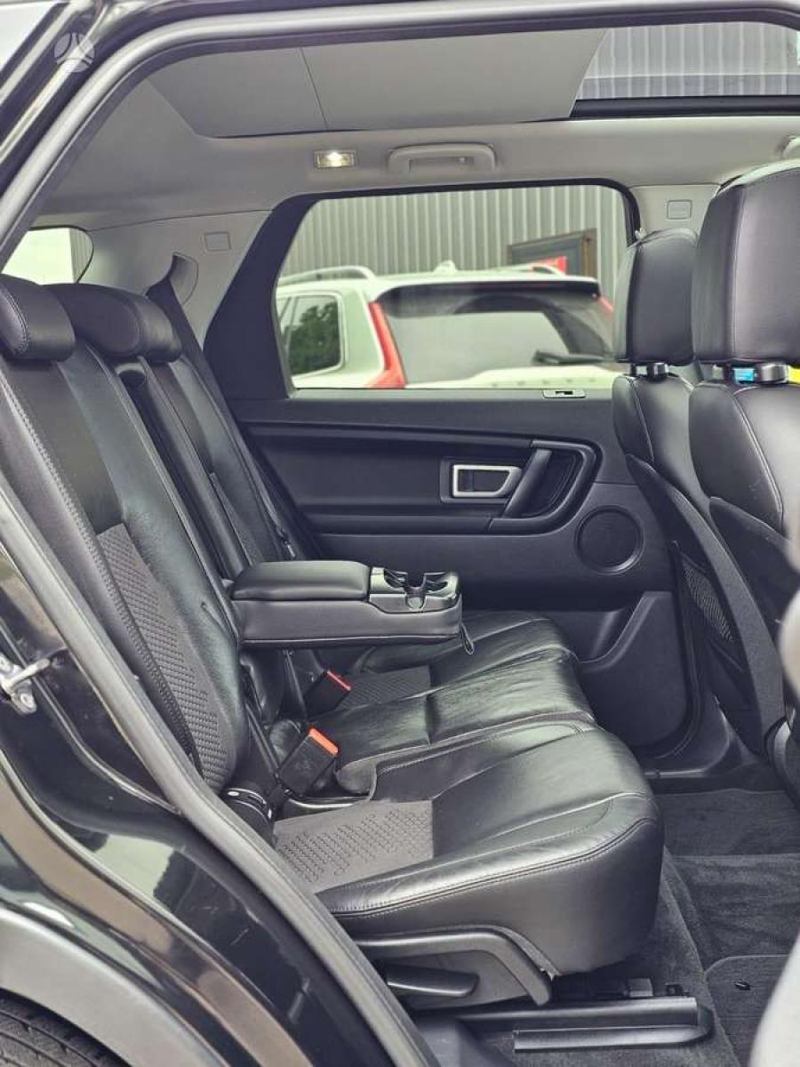 Melns Land Rover Discovery Sport 2018 Šauļi, ar dzinēja tilpumu 2.00 L un nobraukumu 152 tūkst. km par 11450 €, foto 17 vietnē AUTOMOTO.COM.LV