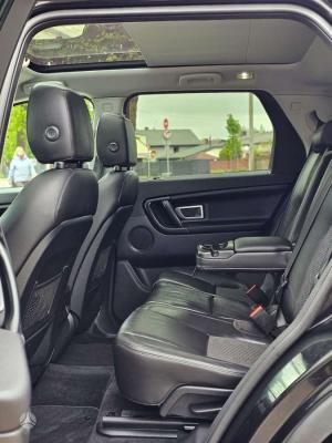 Melns Land Rover Discovery Sport 2018 Šauļi, ar dzinēja tilpumu 2.00 L un nobraukumu 152 tūkst. km par 11450 €, foto 21 vietnē AUTOMOTO.COM.LV
